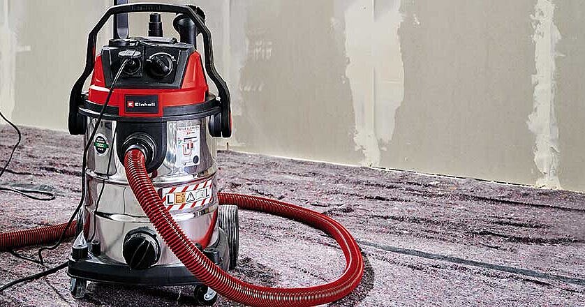 Professional wet/dry vacuum cleaners for workshops, construction sites ...